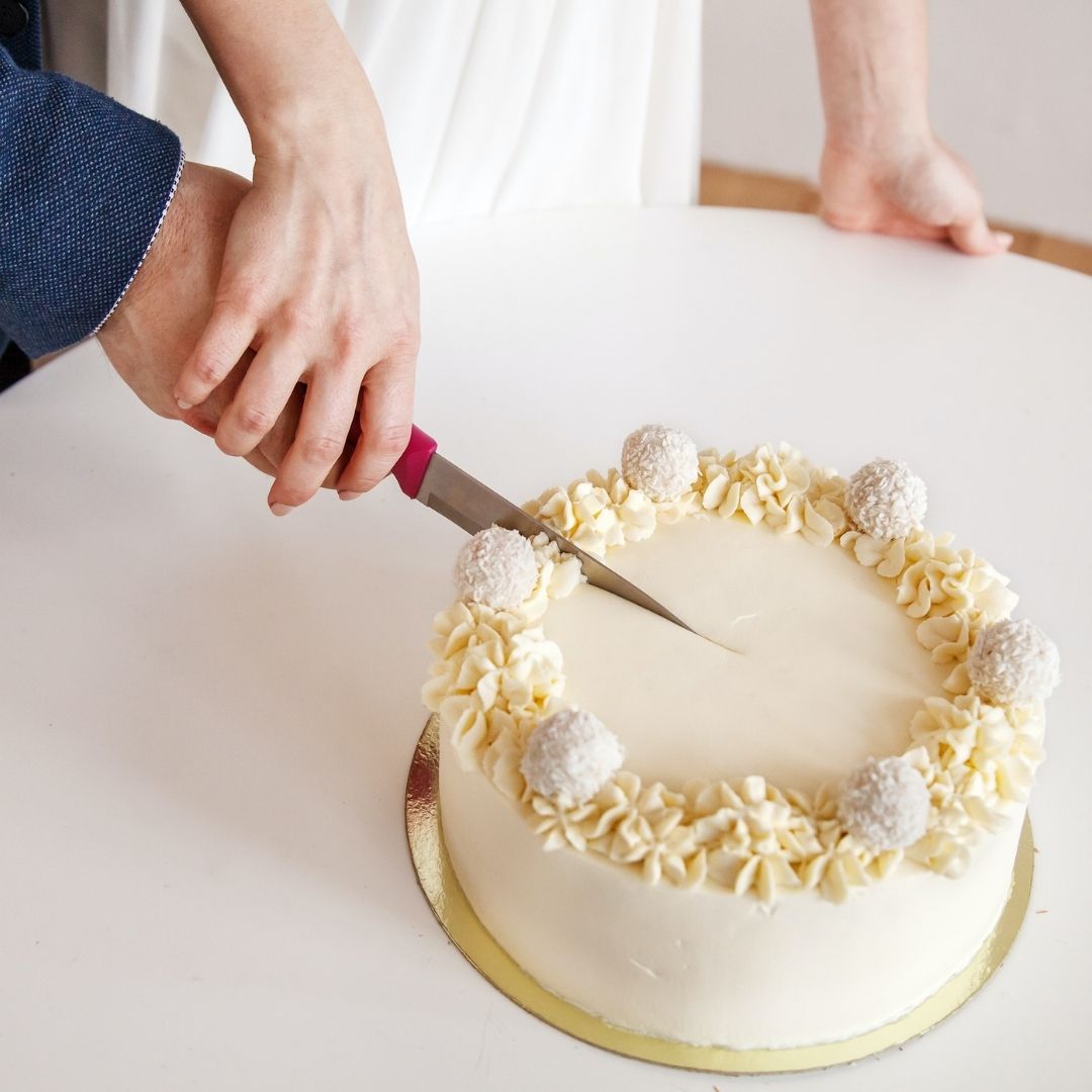 Cake Cutting Ceremony – The Wedding Library