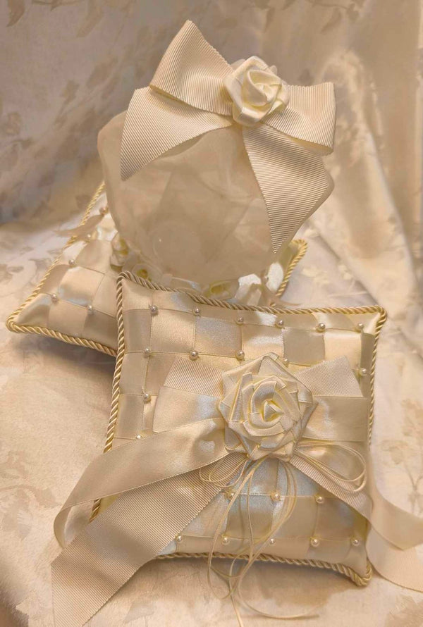Wedding Pillow Rosette for Wedding Rings & Arrhae Ecru | The Wedding ...